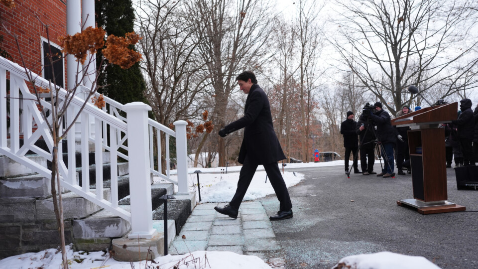 ‘81 percent believe he did the right thing in quitting’: Darrell ...