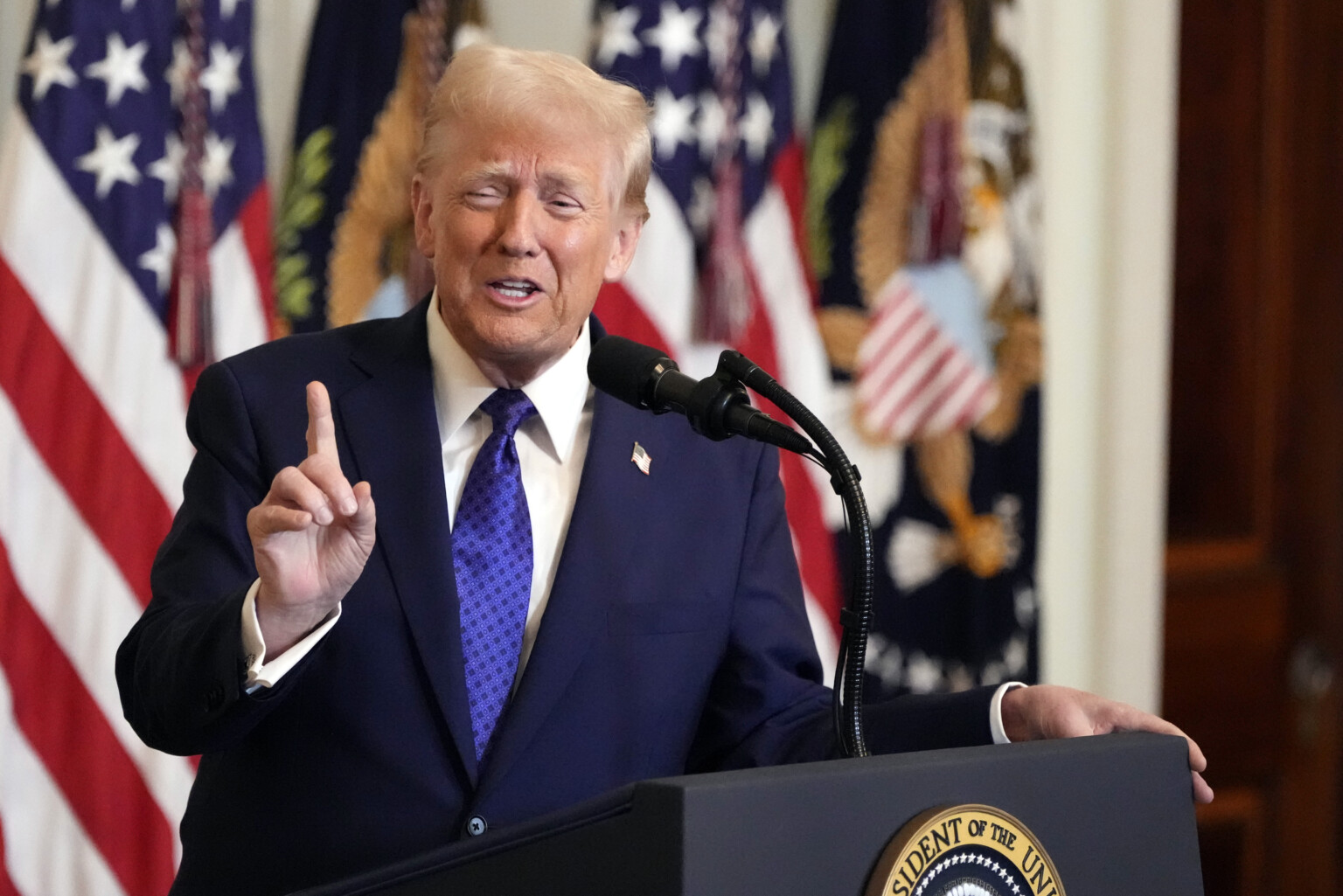 ‘He’s a thief’: David Frum on Donald Trump’s predatory foreign policy ...